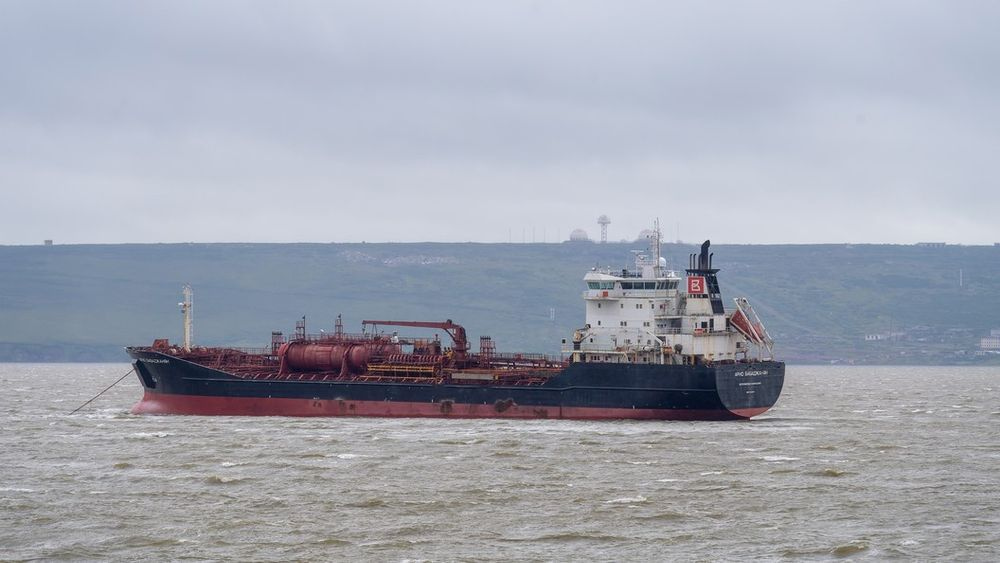 Russian tanker carrying 4,300 tonnes of oil sinks in the Black Sea ...
